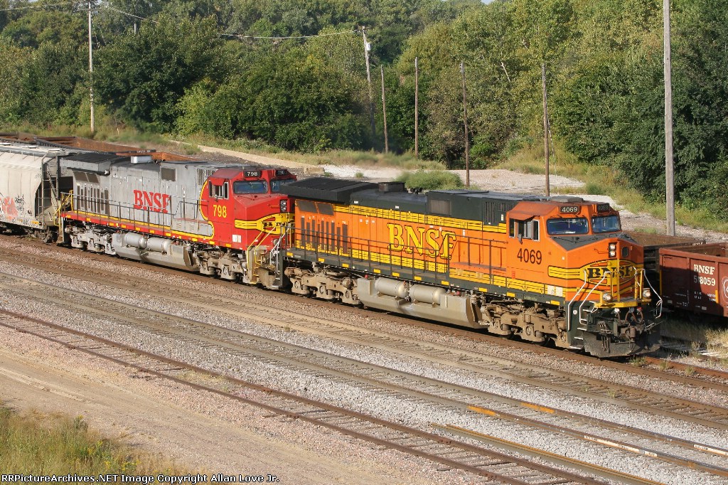 BNSF 4069 north